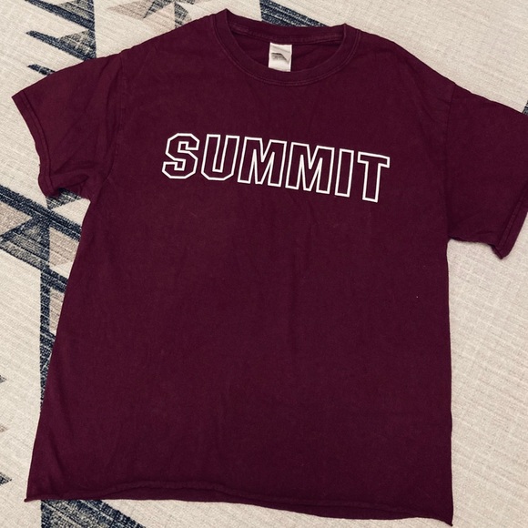 Gildan | Shirts | Summit Tee S | Poshmark